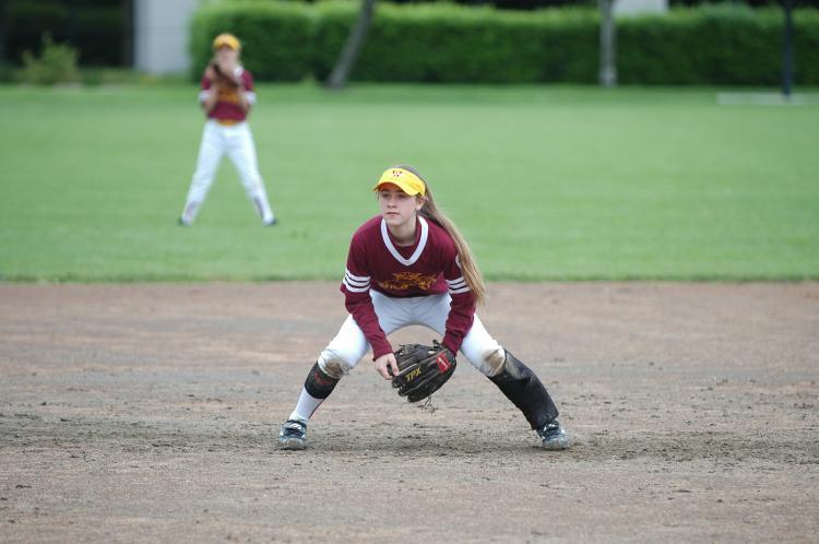 Proper Softball Infielder Stance – RIP-IT Sports